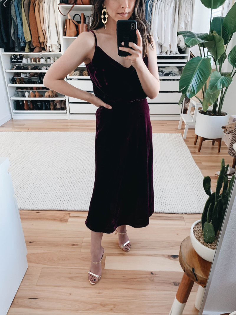 20 Festive Holiday Outfit Ideas - Crystalin Marie